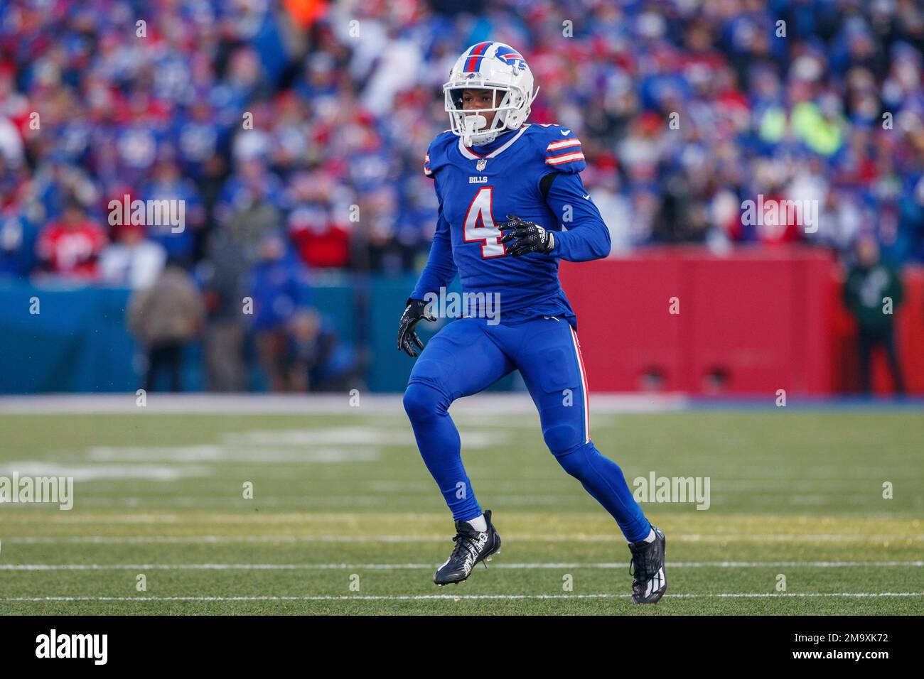 Buffalo Bills safety Jaquan Johnson (4) covers a kick during an NFL ...