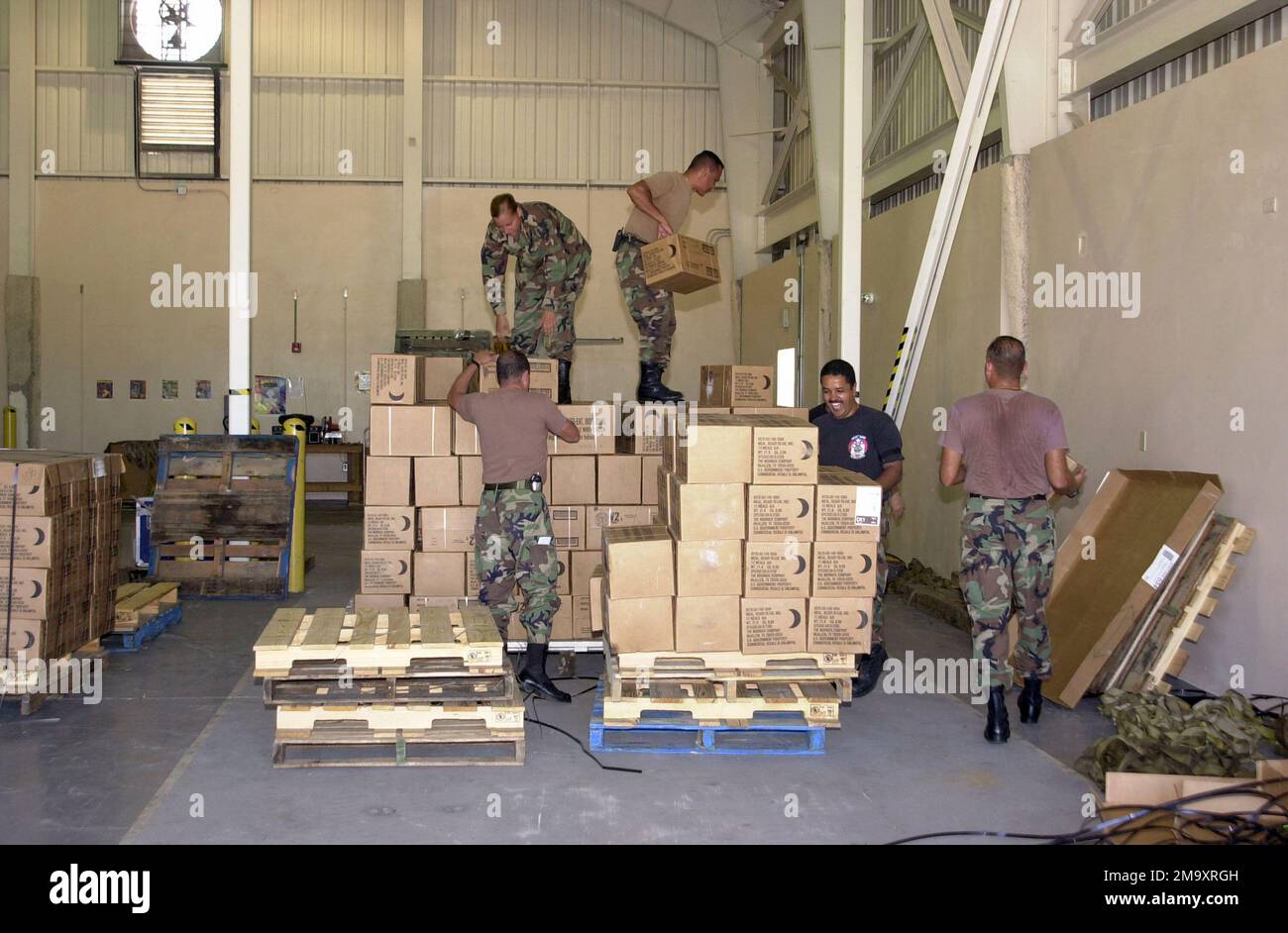 International muniz air hi-res stock photography and images - Alamy