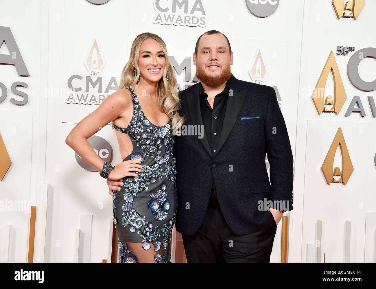 Luke Combs, right, and Nicole Hocking arrive at the 56th Annual CMA ...