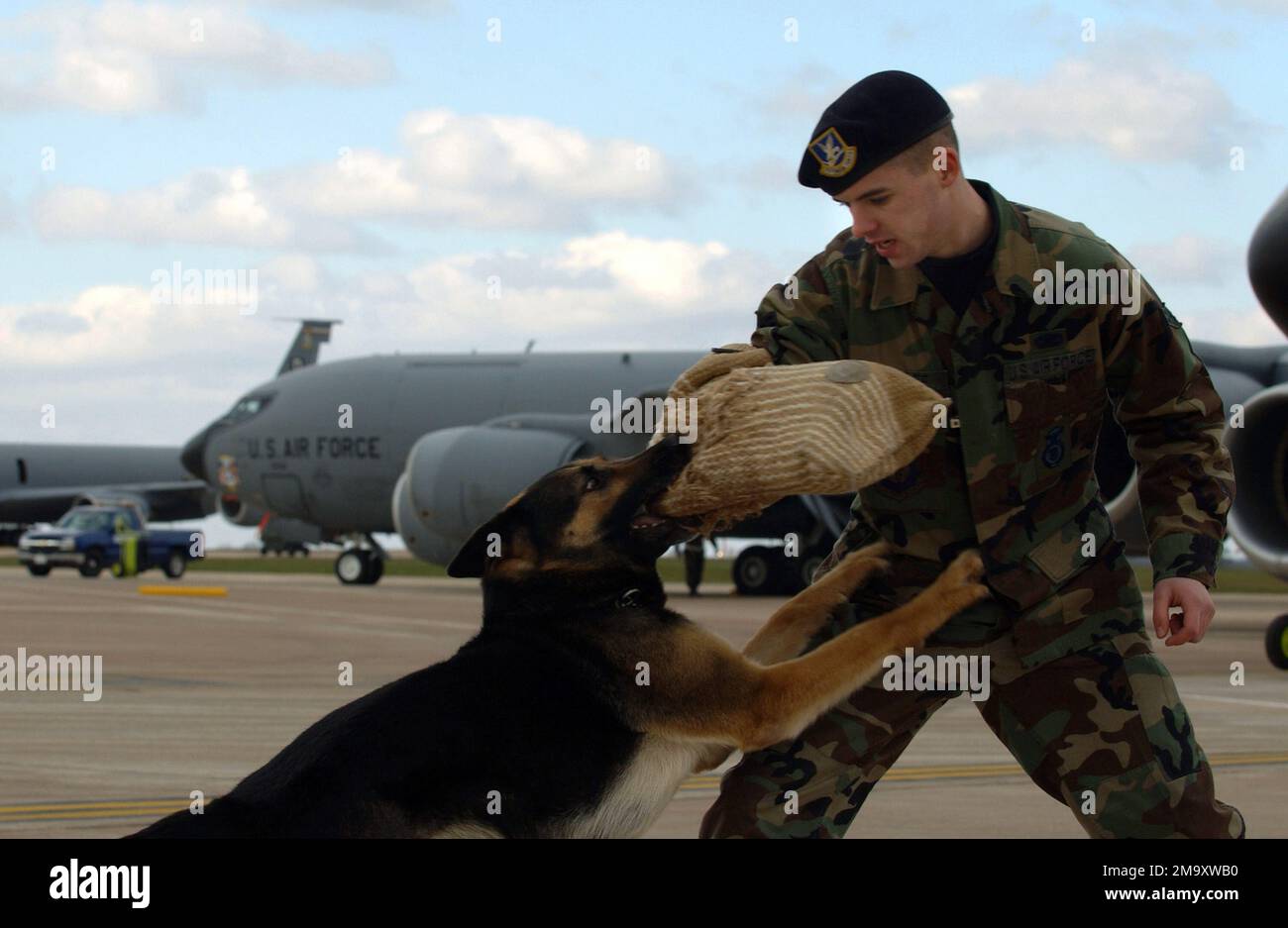 040309-F-5646C-003. Base: RAF Fairford State: Gloucestershire Country ...