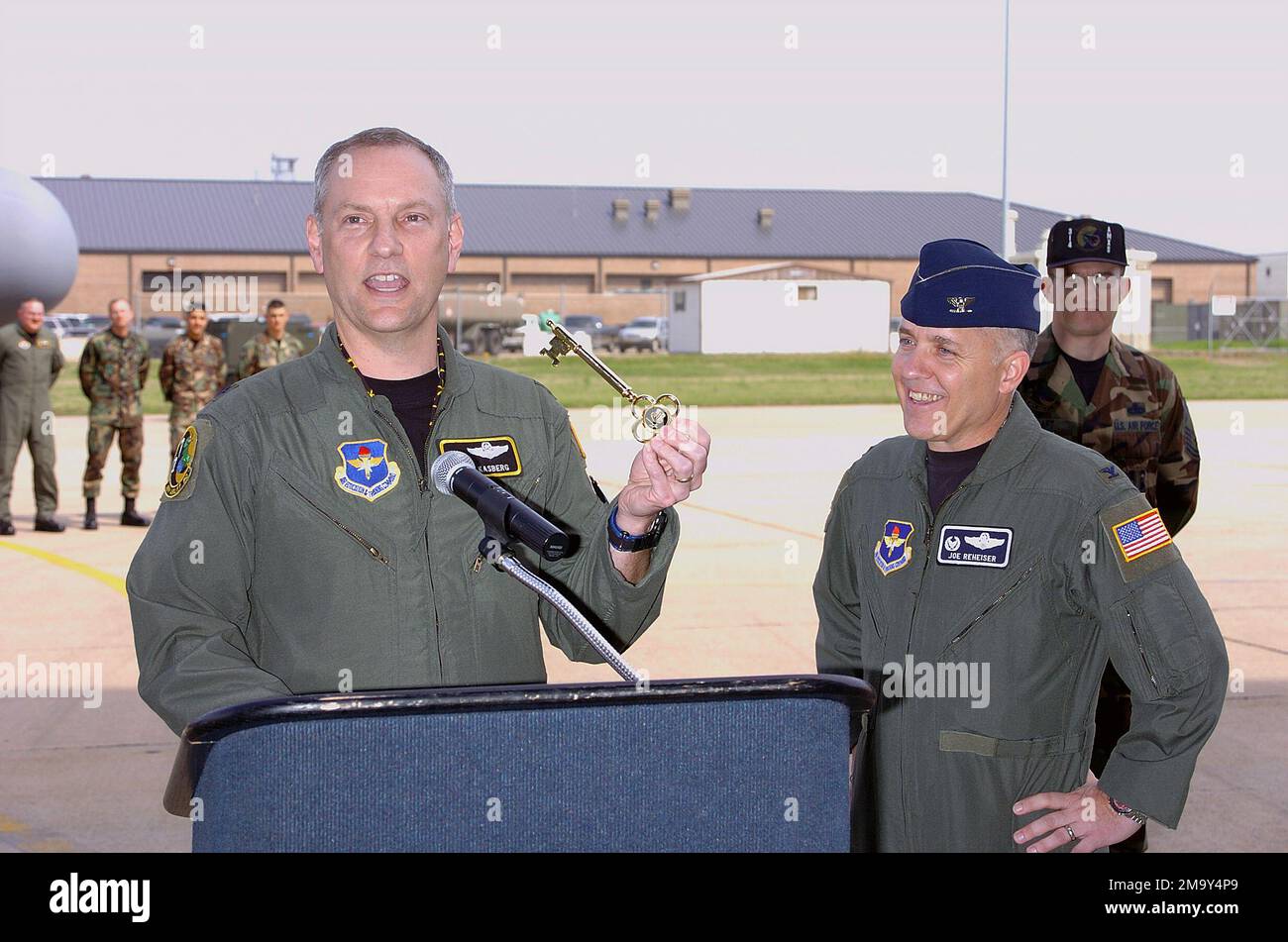 314 airlift wing hi-res stock photography and images - Alamy