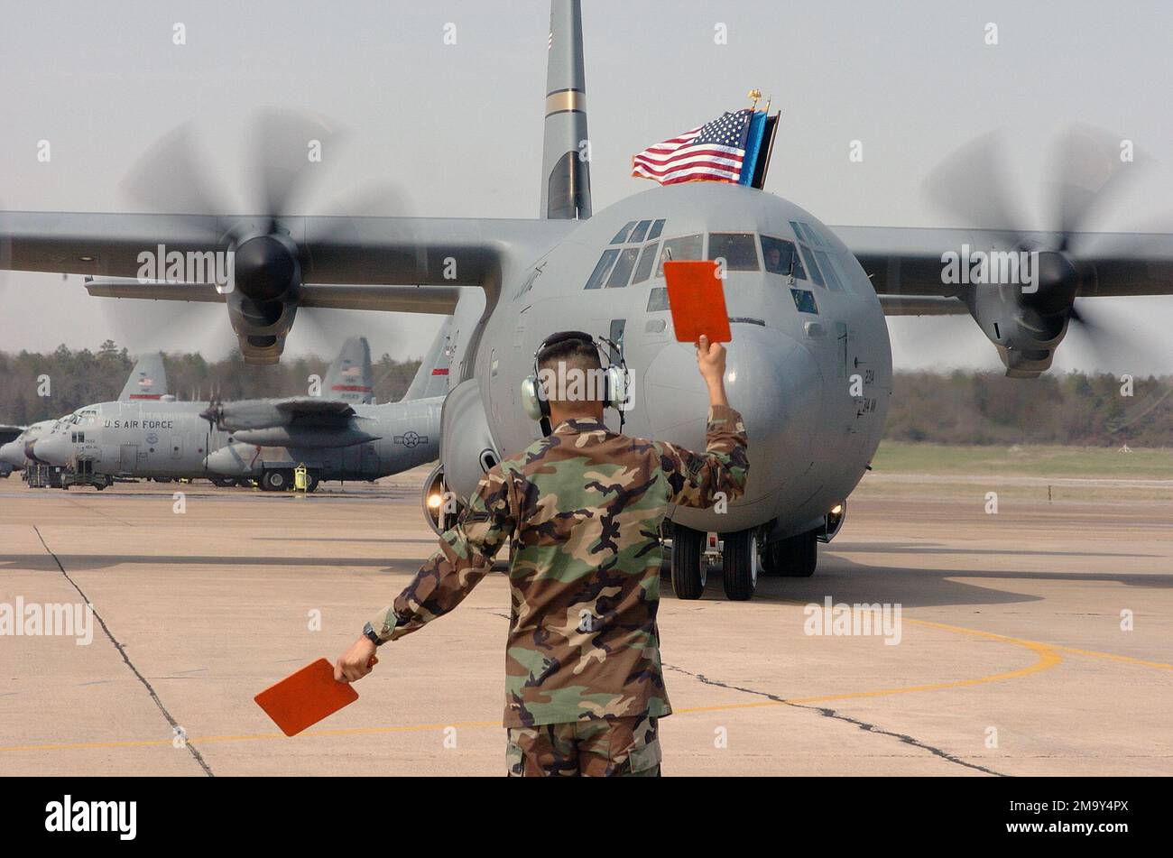 314 airlift wing hi-res stock photography and images - Alamy