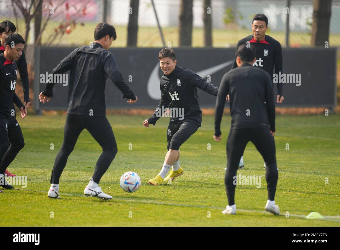 South Korean national soccer team player Kwon Chang-hoon, center, warms ...