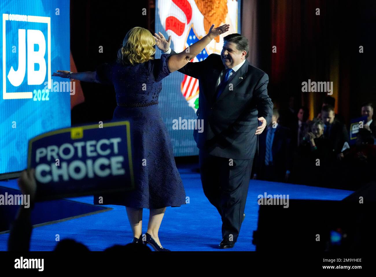 Gov J B Pritzker Right Hugs His Wife M K After Pritzker Defeated