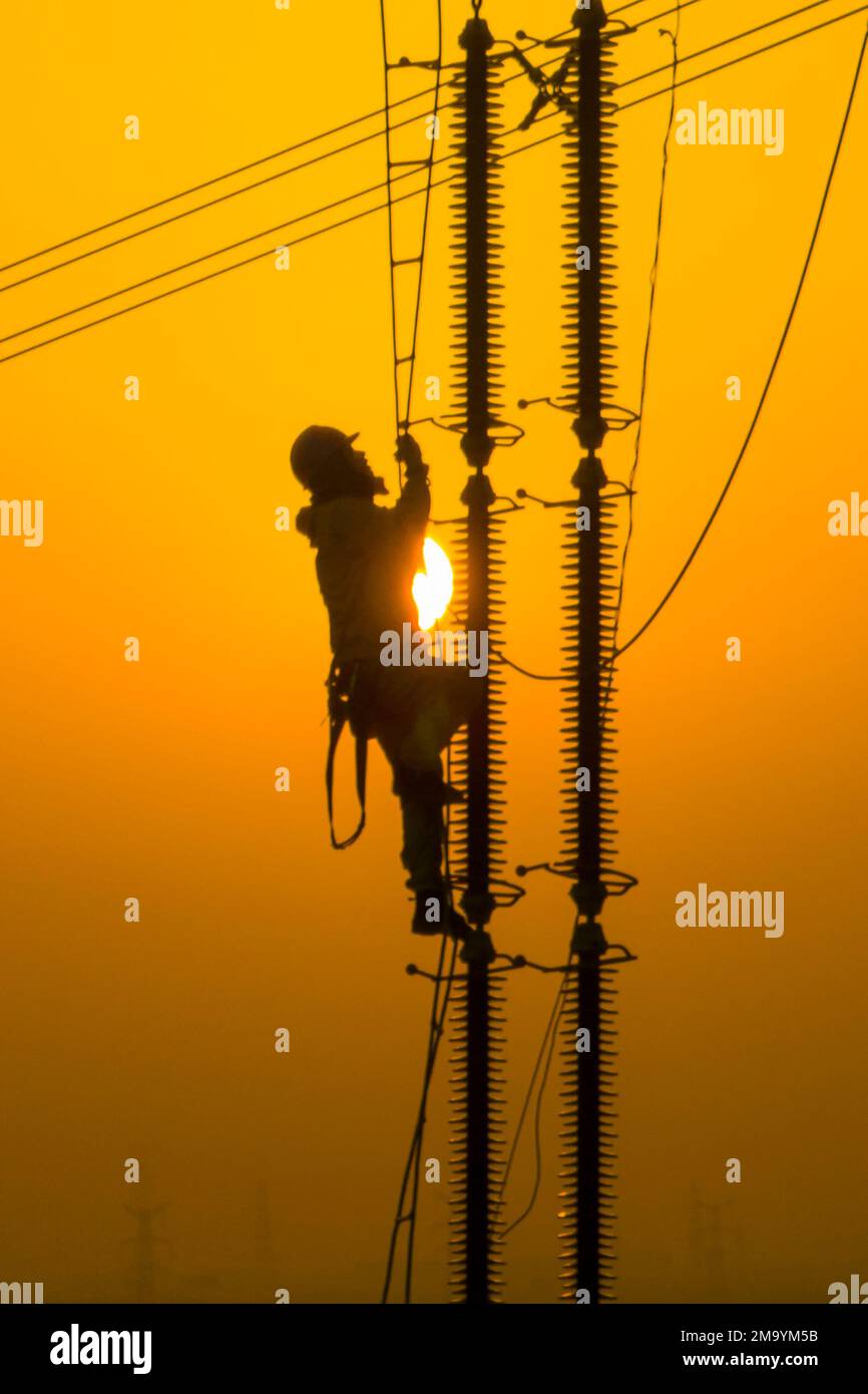 SUZHOU, CHINA - JANUARY 18, 2023 - Maintenance personnel conduct a ...