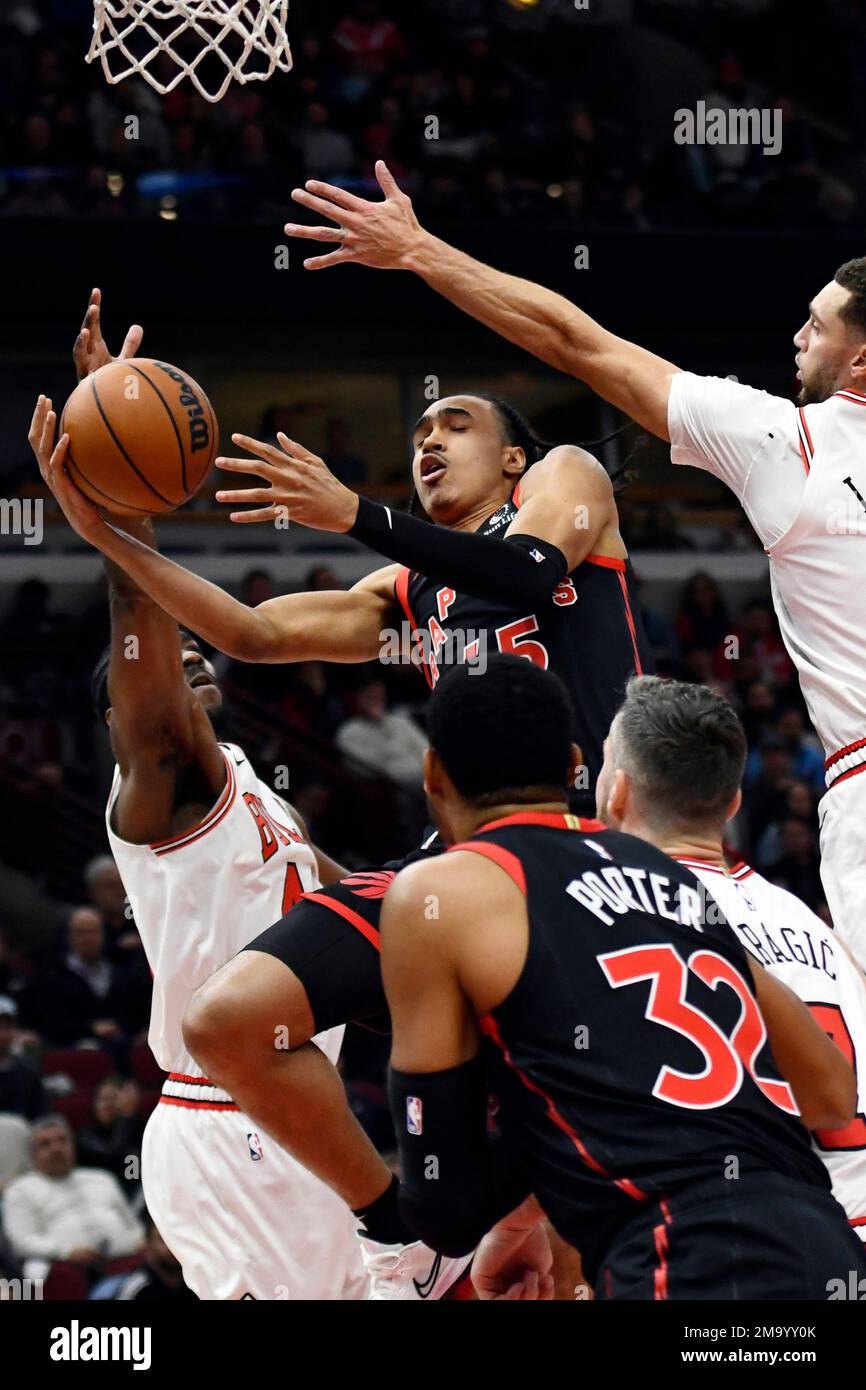 Toronto Raptors' Dalano Banton (45) goes up for a shot against Chicago ...