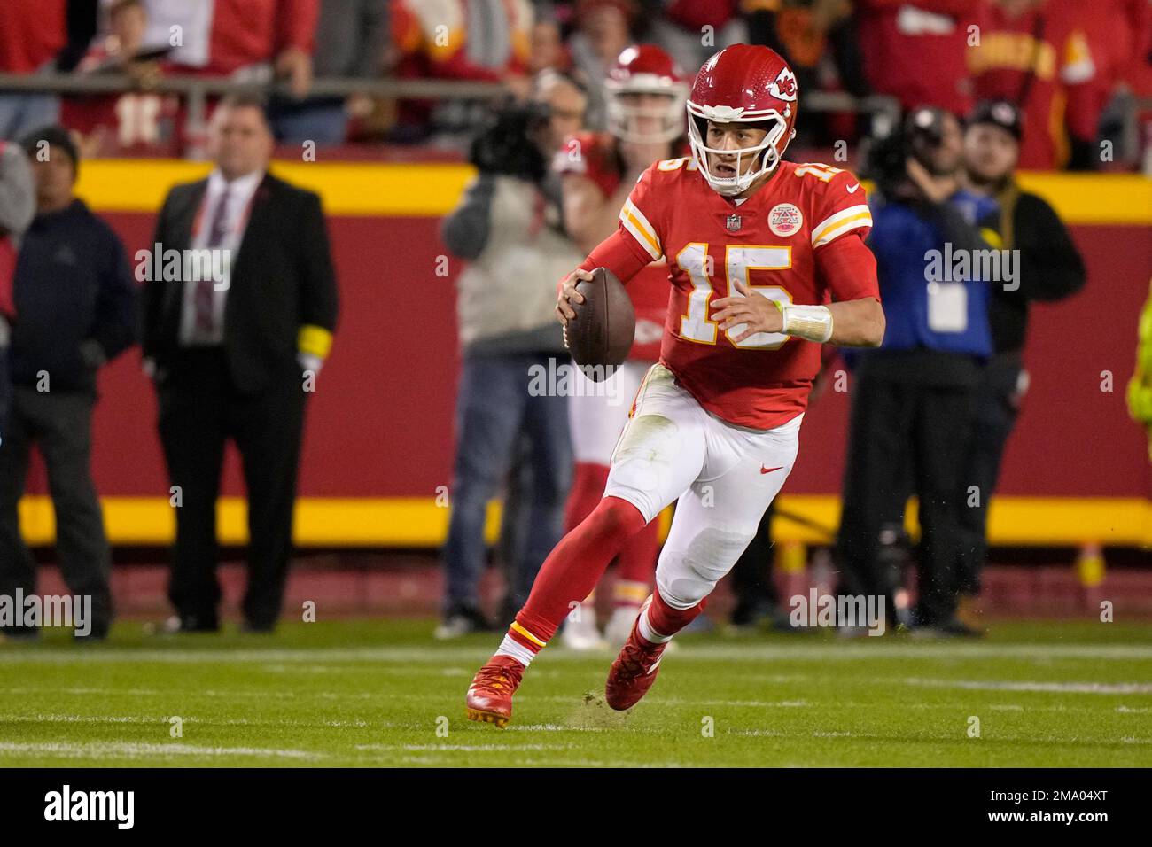Kansas City Chiefs quarterback Patrick Mahomes runs the ball during the ...