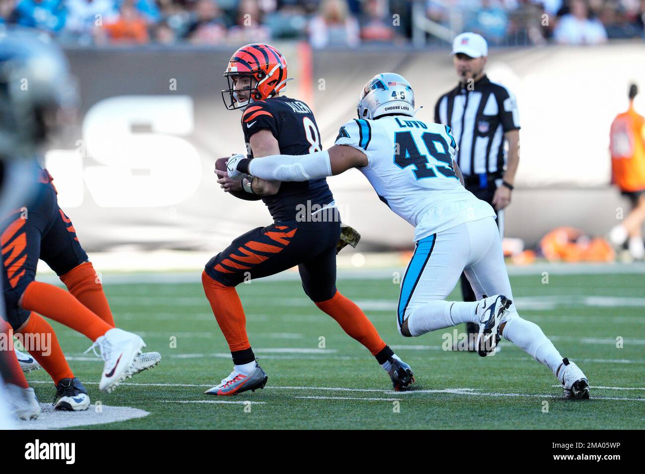 Cincinnati Bengals linebacker Joe Bachie (49) attempts to tackle ...