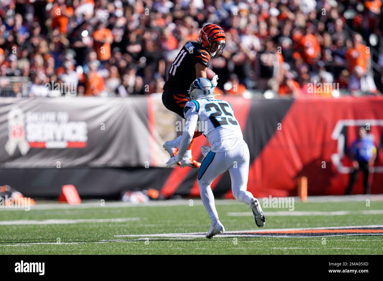 Cincinnati Bengals wide receiver Trent Taylor (11) makes a catch ...