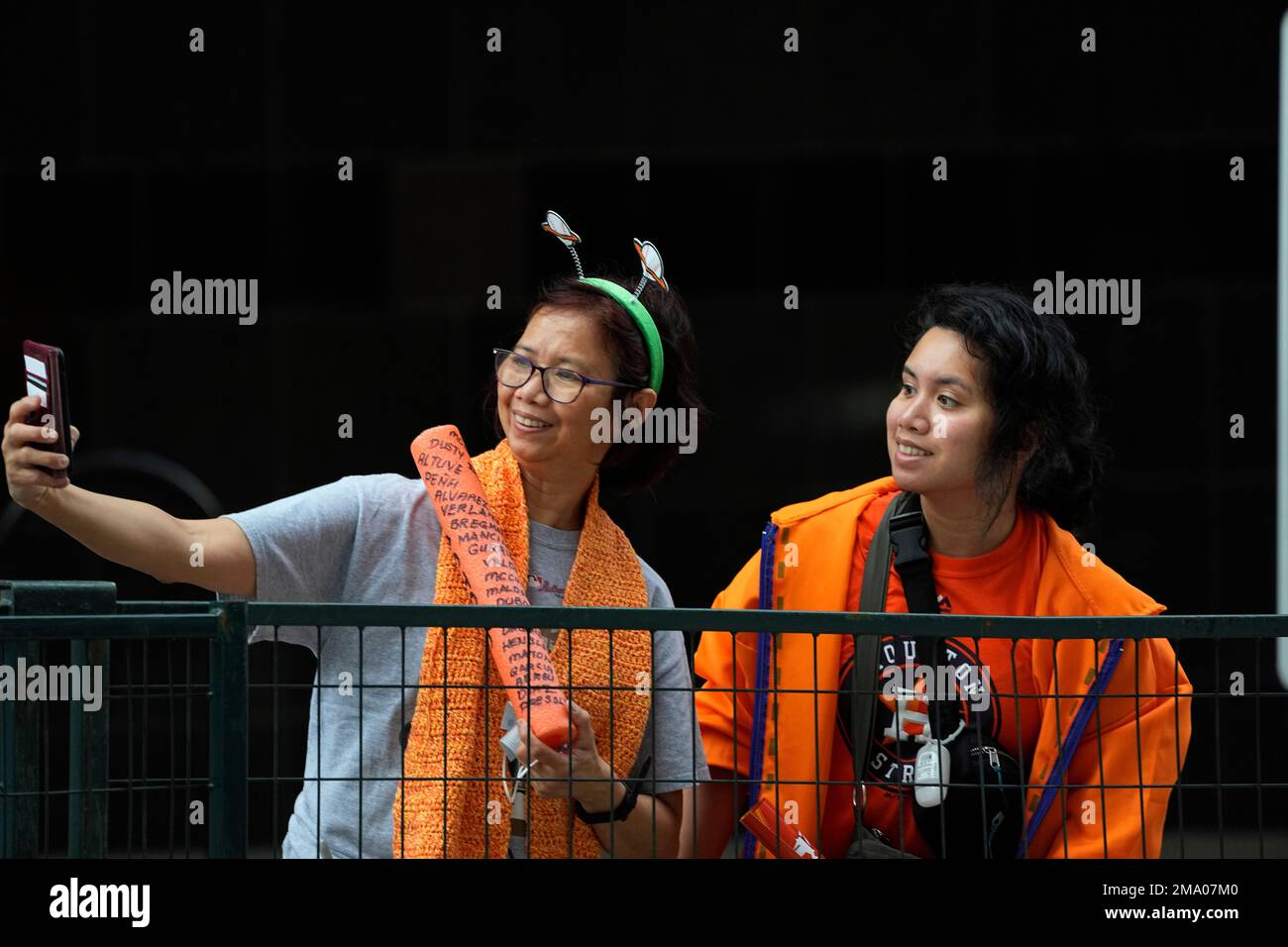 Fans wait for a victory parade for the Houston Astros' World Series ...