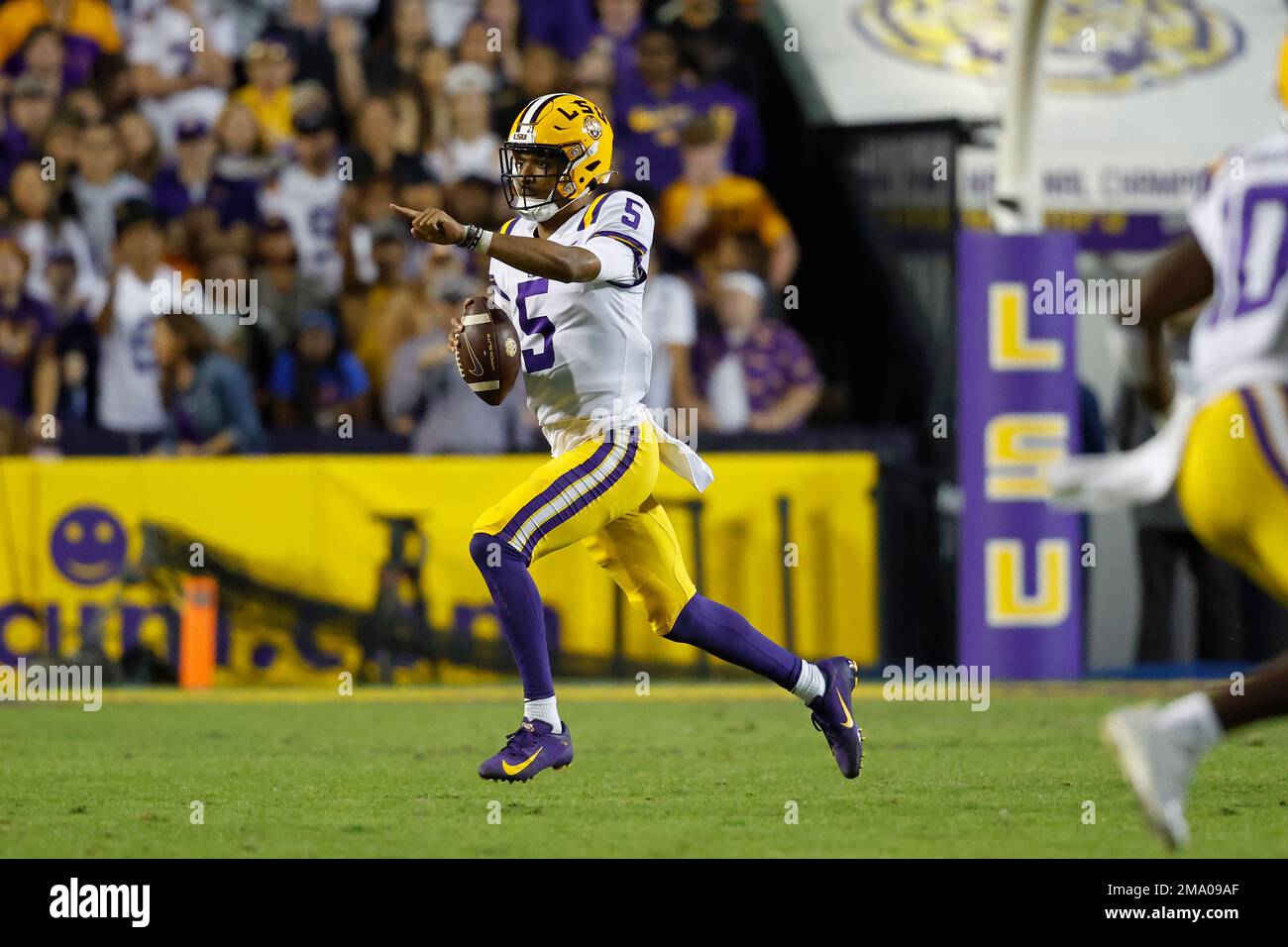LSU quarterback Jayden Daniels (5) during the second half of an NCAA ...
