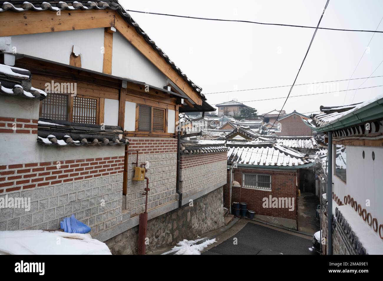 Korean hanoks hi-res stock photography and images - Alamy