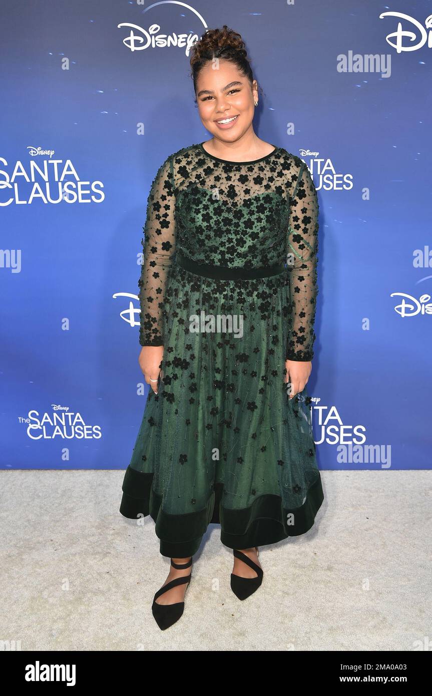 Isabella Bennett arrives at the premiere of "The Santa Clauses" on ...