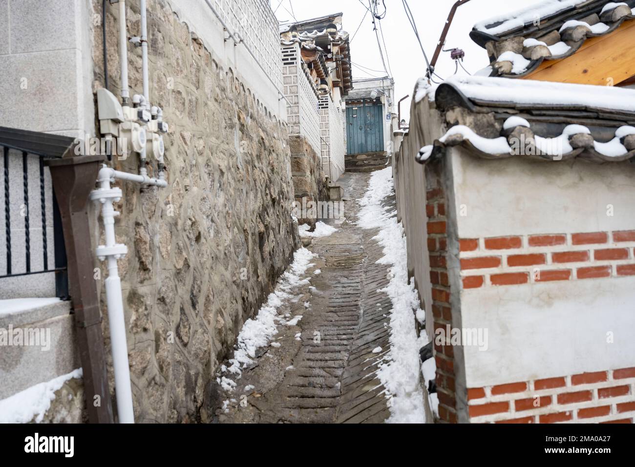 Korean hanoks hi-res stock photography and images - Alamy