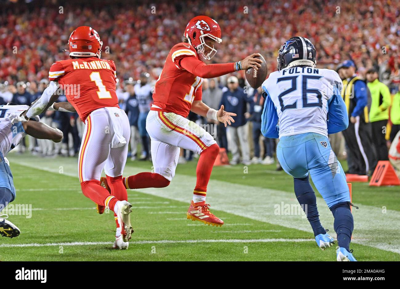 Kansas City Chiefs quarterback Patrick Mahomes (15) scores on a two ...