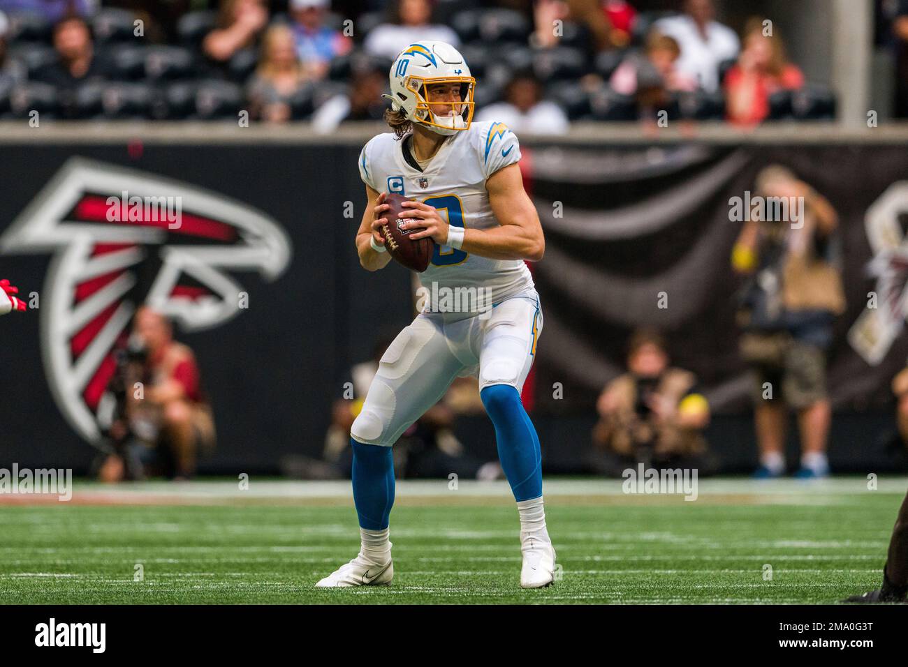 Los Angeles Chargers quarterback Justin Herbert (10) works during the ...