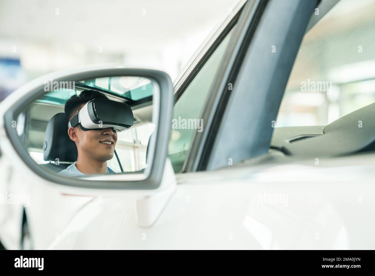 4 s shop customer analog drive experience Stock Photo - Alamy