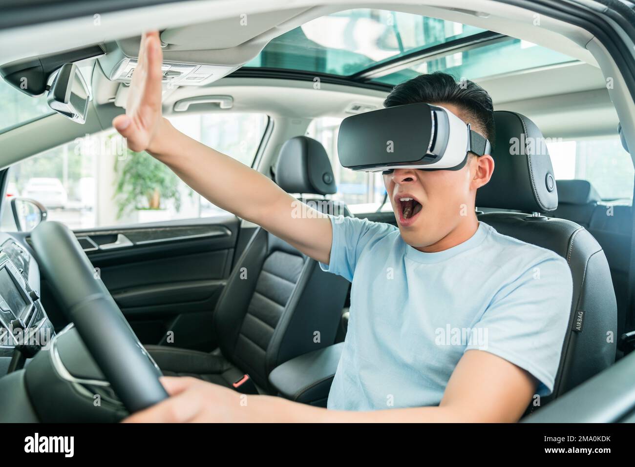 4 s shop customer analog drive experience Stock Photo - Alamy