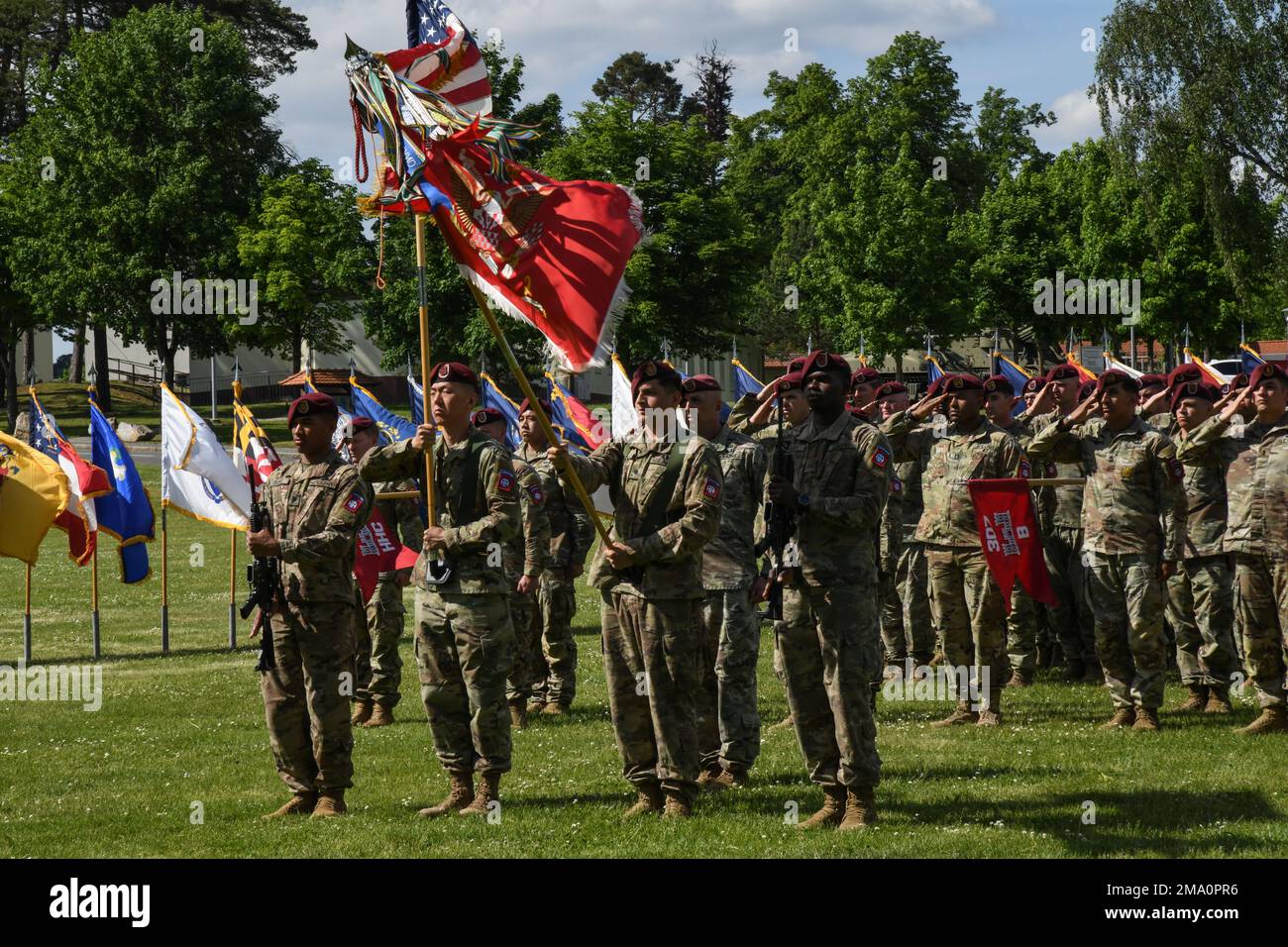 U.S. Army Paratroopers assigned to the 307th Airborne Engineer ...