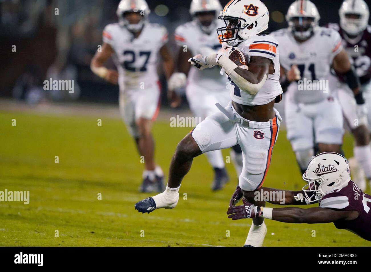 Auburn running back Tank Bigsby (4) pulls away from Mississippi State ...