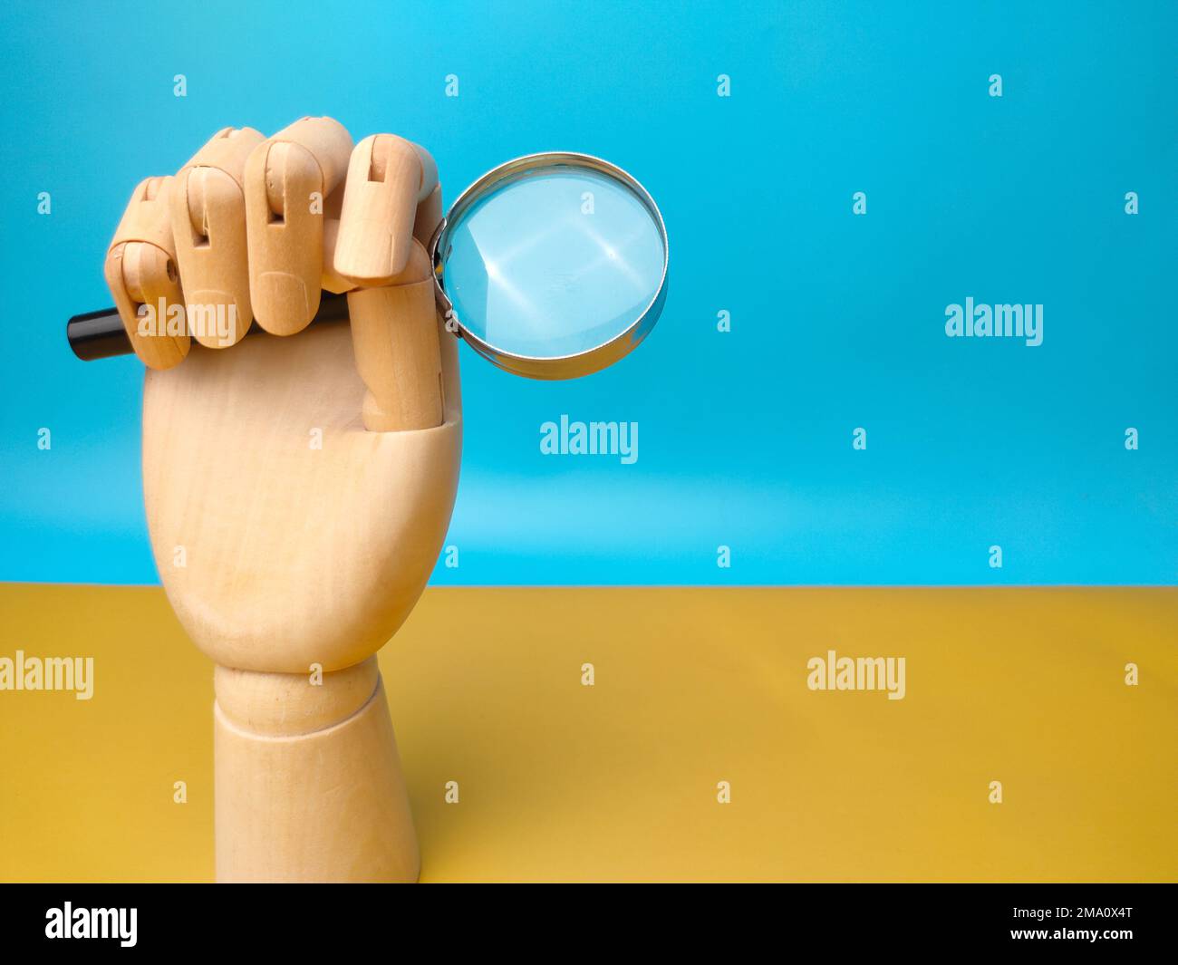 Magnifying glass black plastic hi-res stock photography and images - Alamy