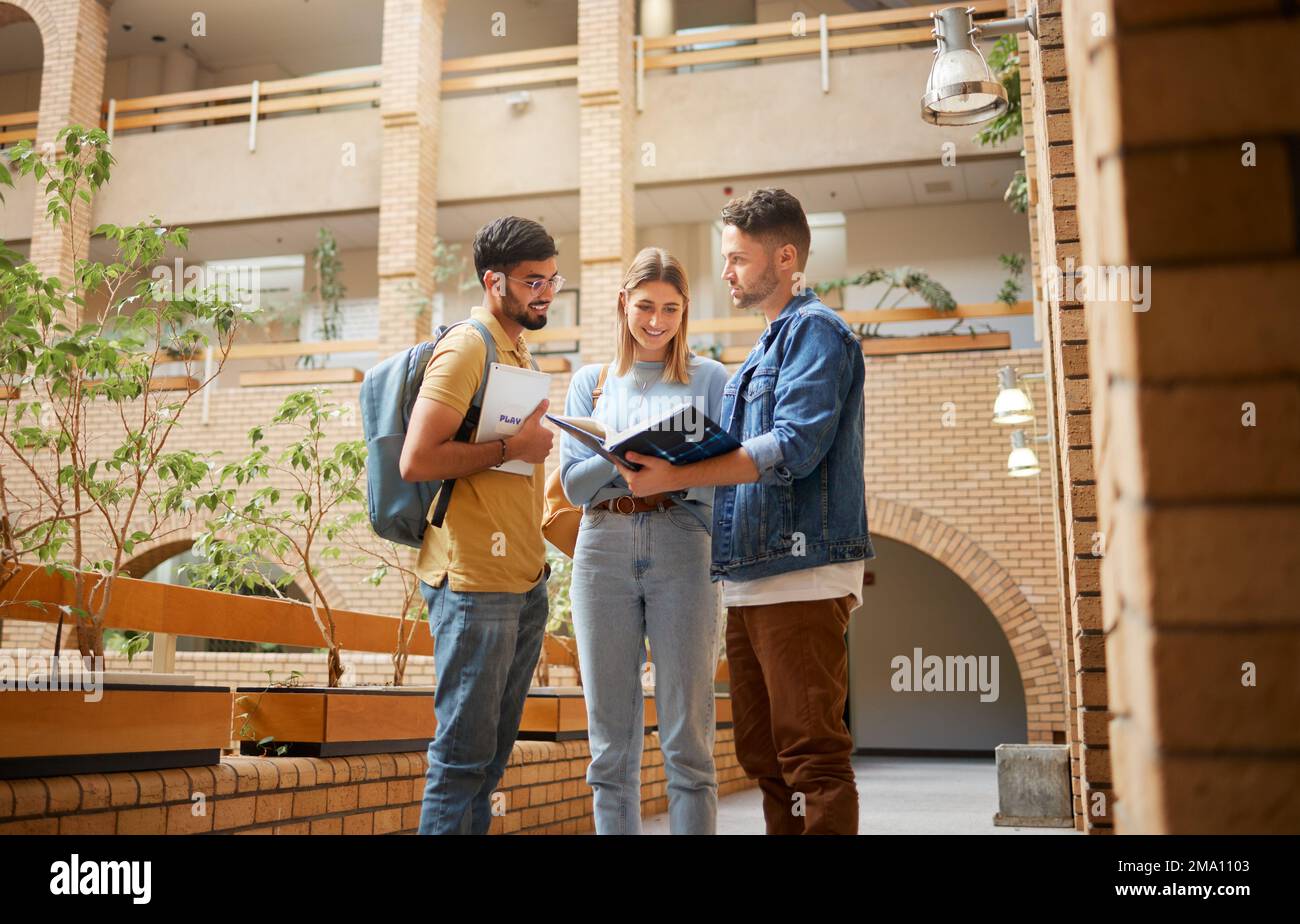 Sharing information hi-res stock photography and images - Alamy