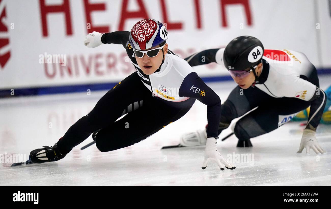Lim Yong Jin, left, of South Korea, and Japan's Shogo Miyata, right ...