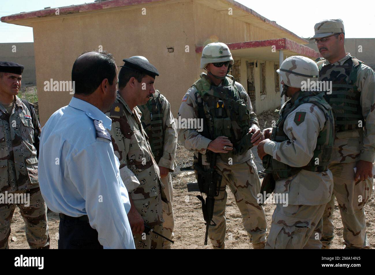 040606-M-5555L-083. [Complete] Scene Caption: US Army (USA) Lieutenant ...