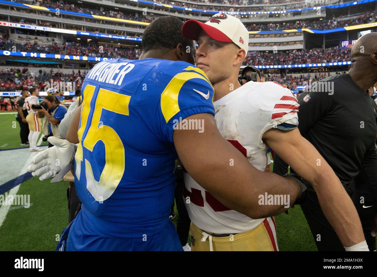 San Francisco 49ers running back Christian McCaffrey (23) and Los ...
