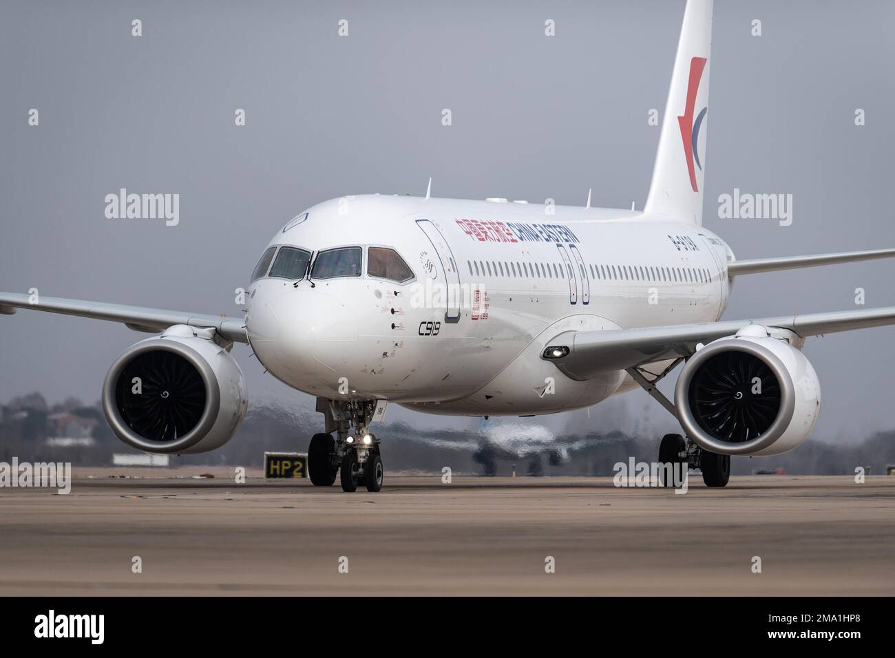 A C919 large passenger aircraft, China's first homegrown large jetliner ...