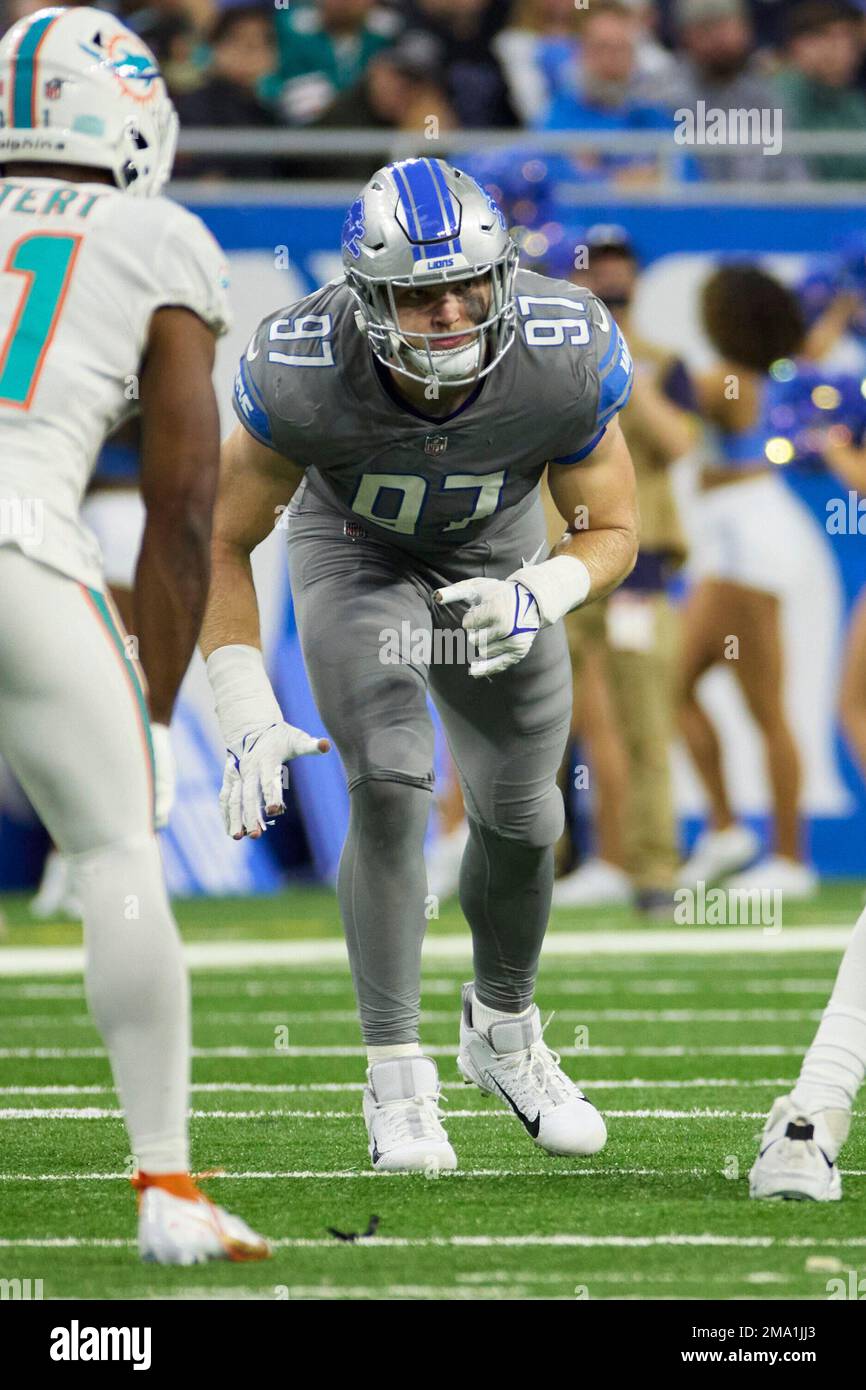 Detroit Lions defensive end Aidan Hutchinson (97) gets set on defense ...