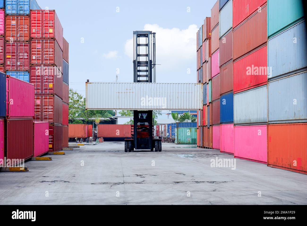 container forklift shipping container for packaging and transportation ...