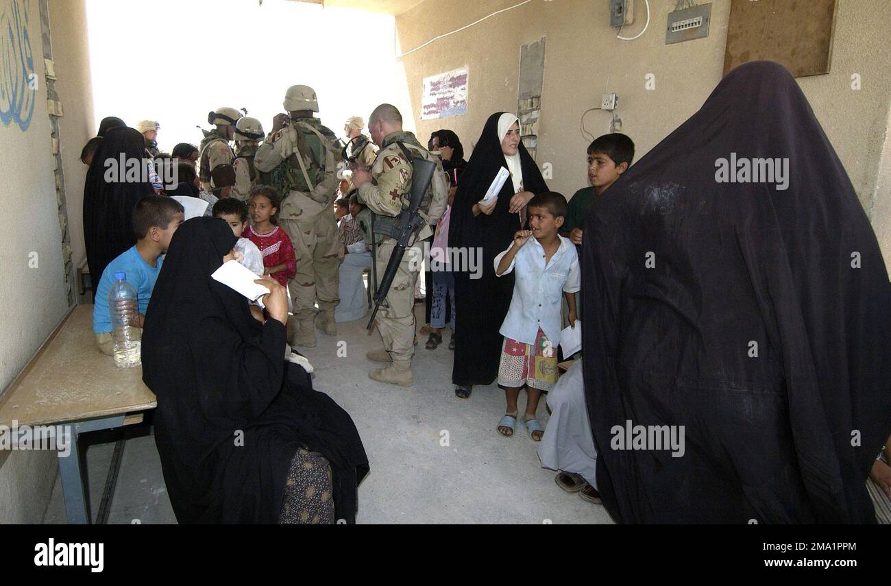 Baghdad war 2004 hi-res stock photography and images - Alamy