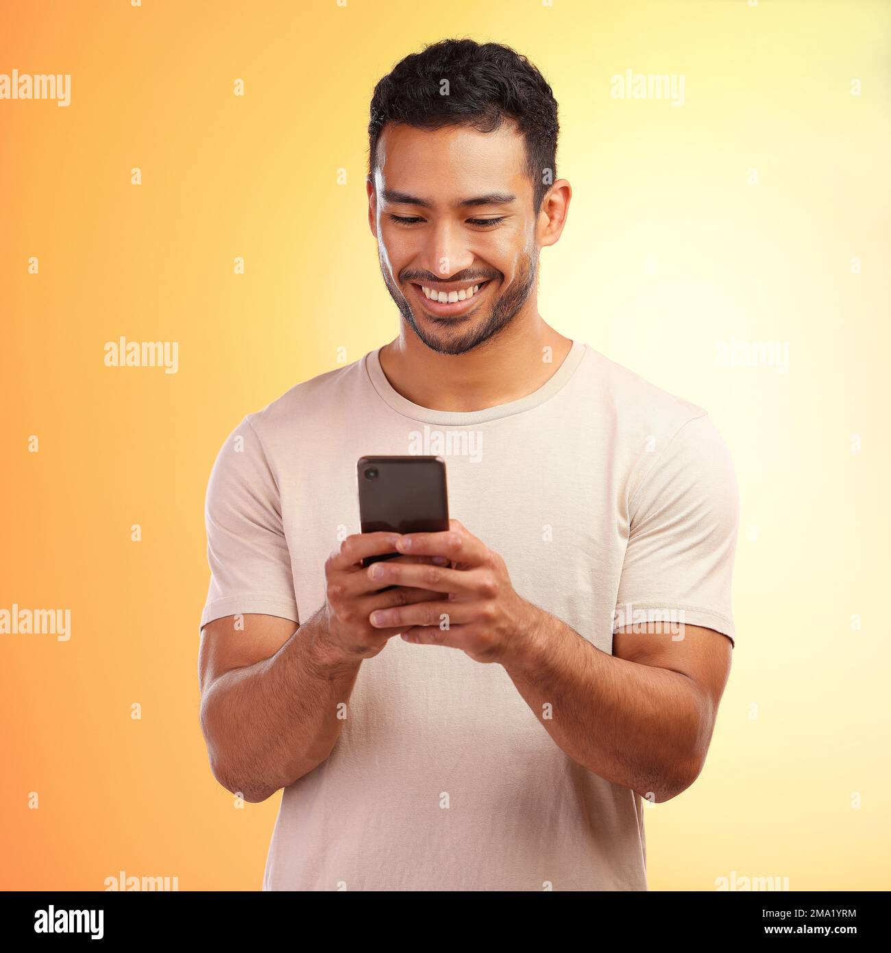 Online model hi-res stock photography and images - Alamy