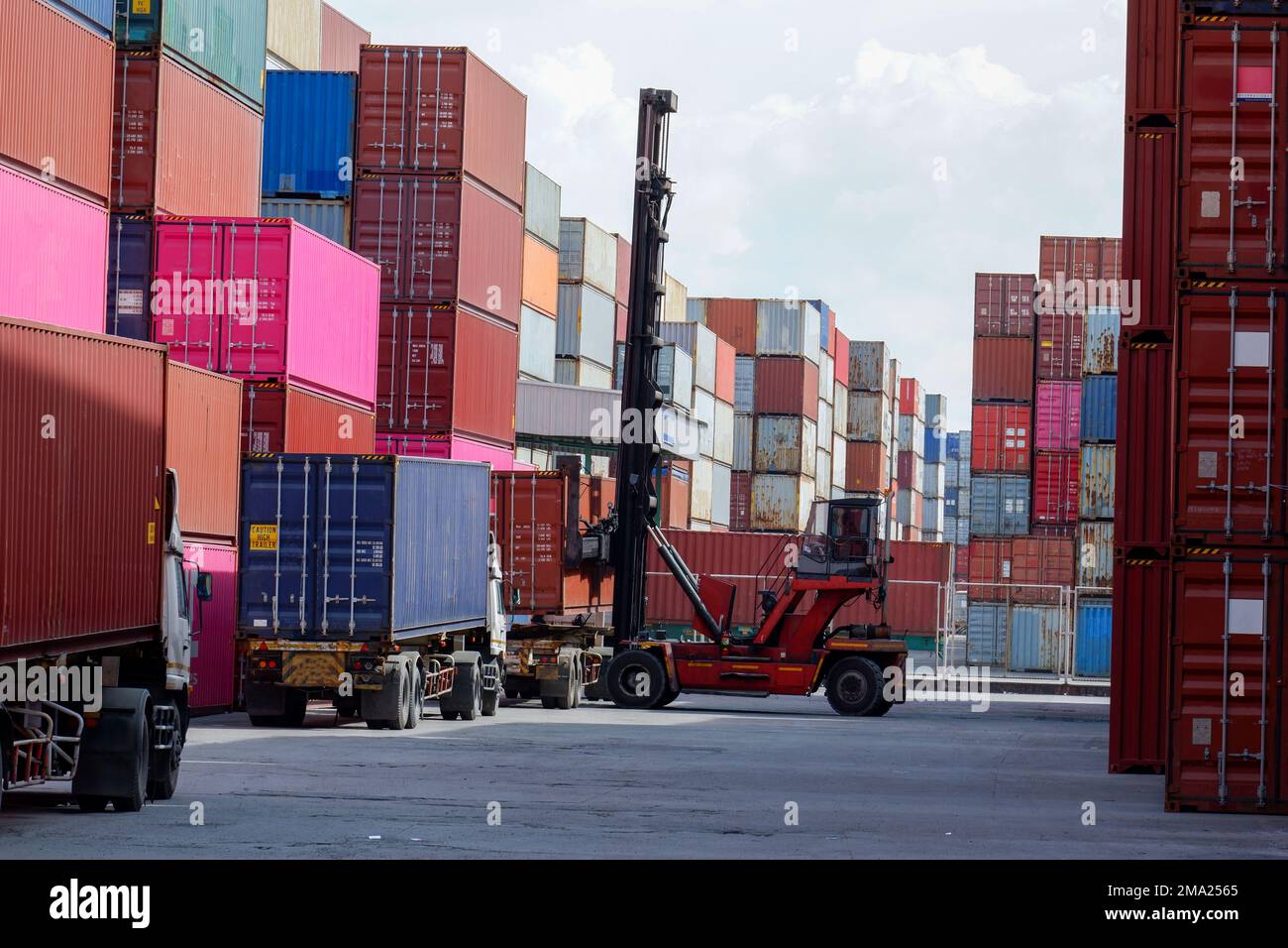 container forklift in the container yard Stock Photo - Alamy