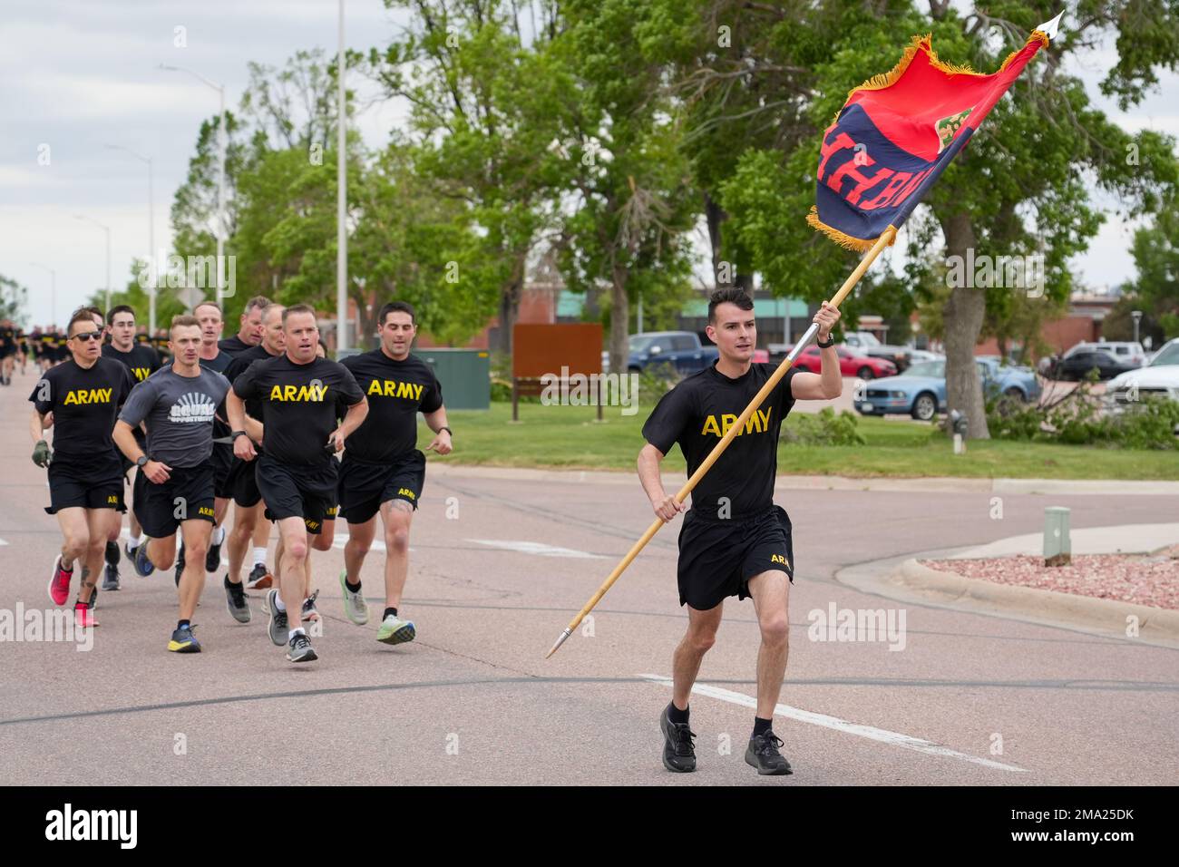 Soldiers assigned to Headquarters, Headquarters Battalion, 4th Infantry ...