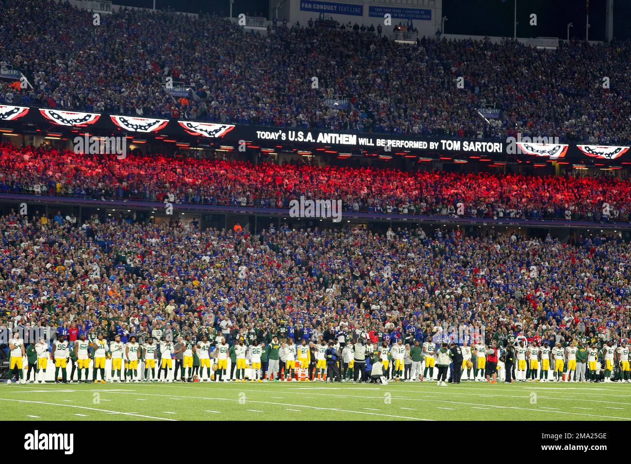 Green Bay Packers line up during an NFL football game against the ...