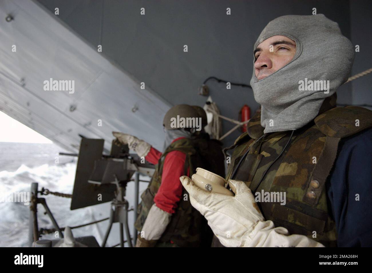 05 uss kitty hawk hi-res stock photography and images - Alamy