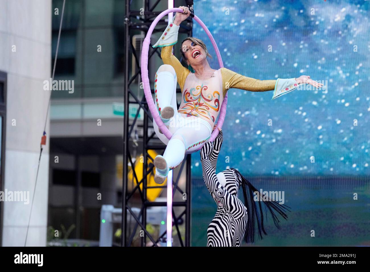 Savannah Guthrie dresses as a Cirque du Soleil acrobat during NBC's ...