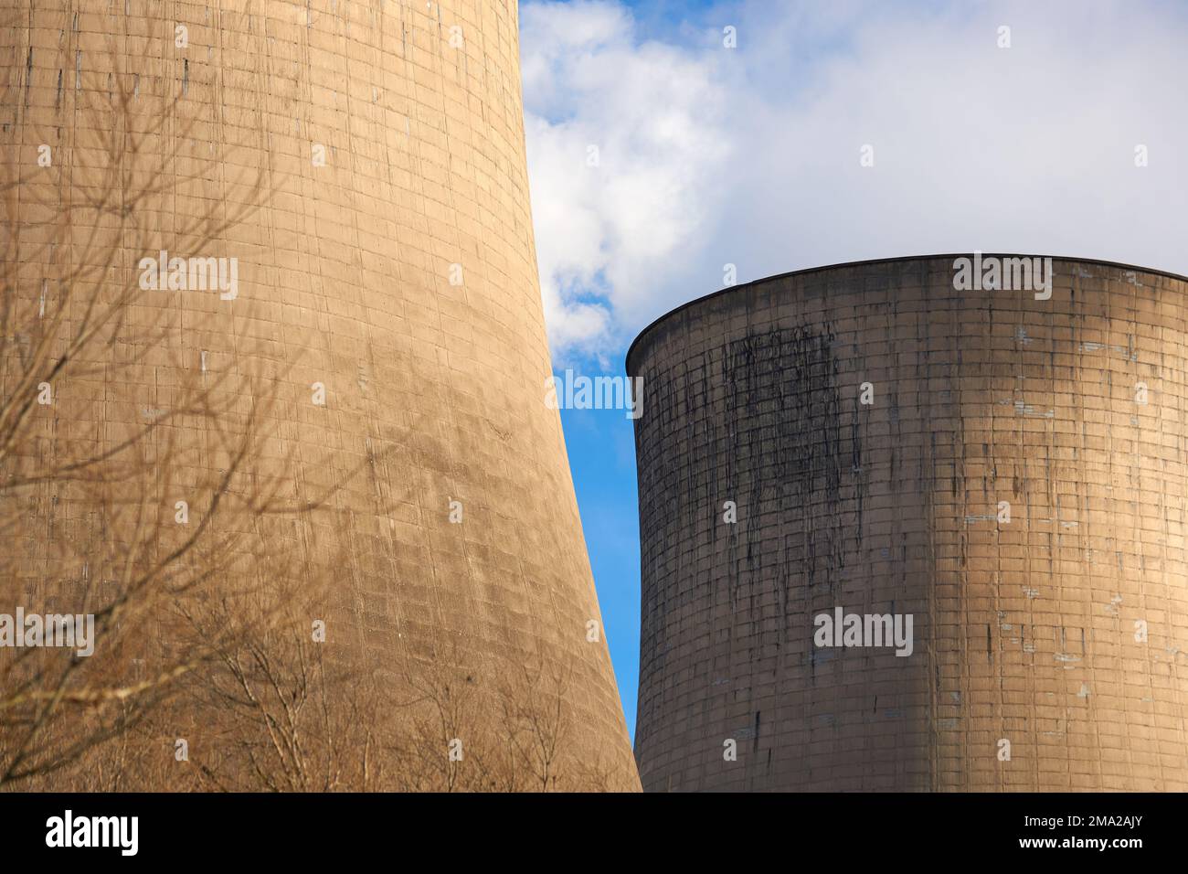 Steam rising from cooling tower hi-res stock photography and images - Alamy