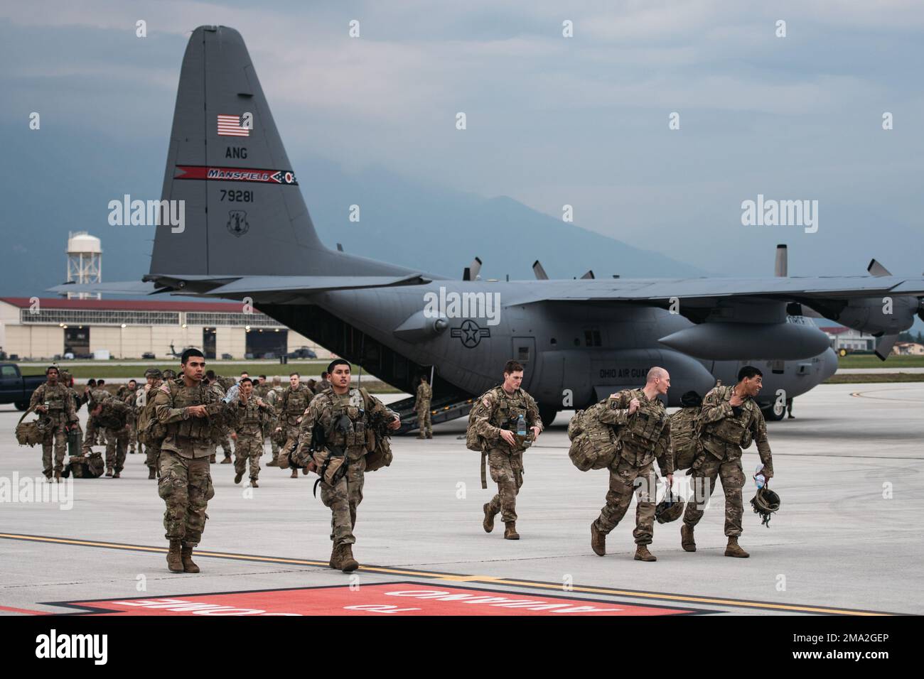 U.S. Army paratroopers assigned to 2nd Battalion, 503rd Parachute ...
