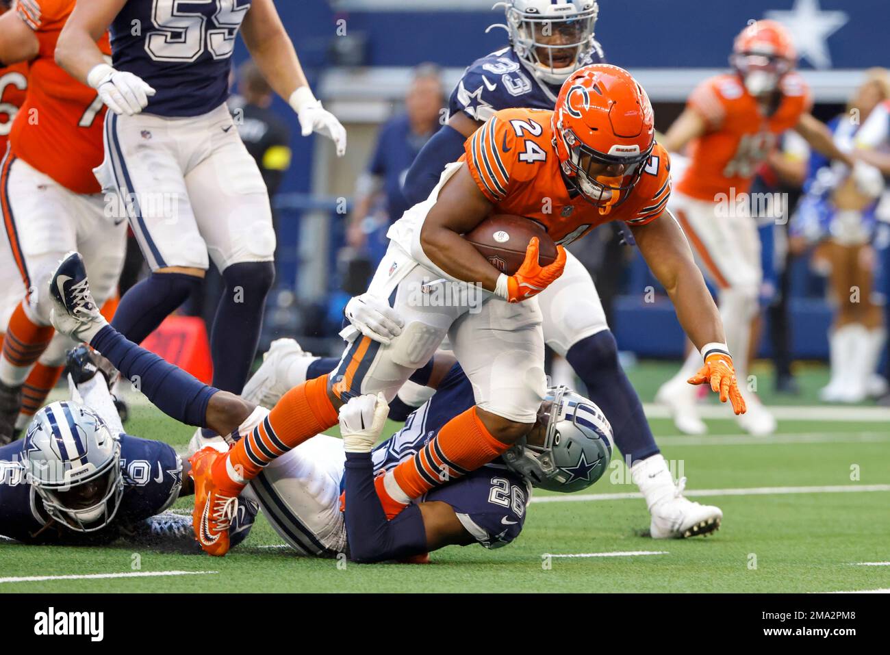 Chicago Bears' Khalil Herbert gets past Dallas Cowboys' DaRon Bland for ...