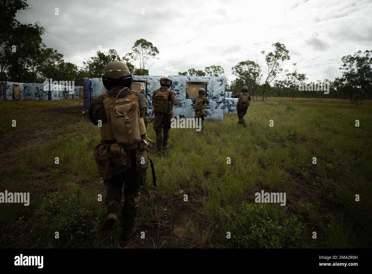 U.S. Marines with Lima Company, 3d Battalion, 7th Marine Regiment ...