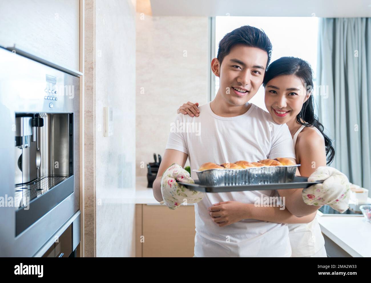 Two young women bread hi-res stock photography and images - Alamy