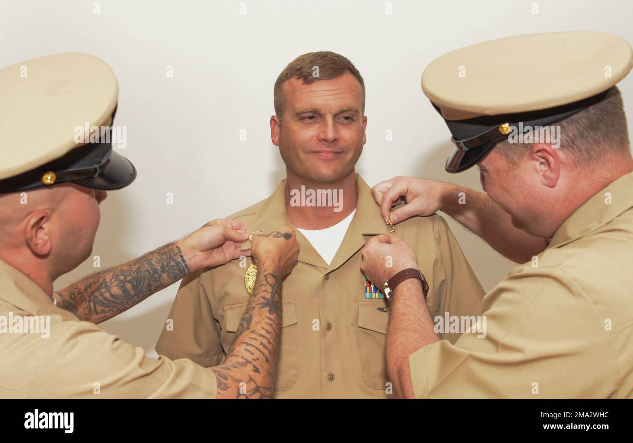 Chief petty officer collar devices hi-res stock photography and images ...