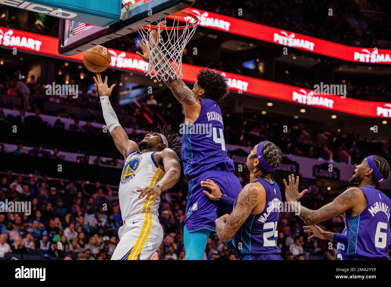 Golden State Warriors center Kevon Looney (5) shoots a layup under ...