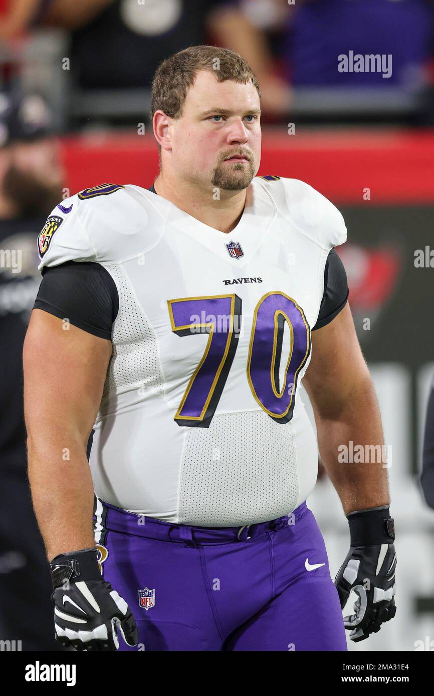 Baltimore Ravens guard Kevin Zeitler (70) warms up during a NFL ...