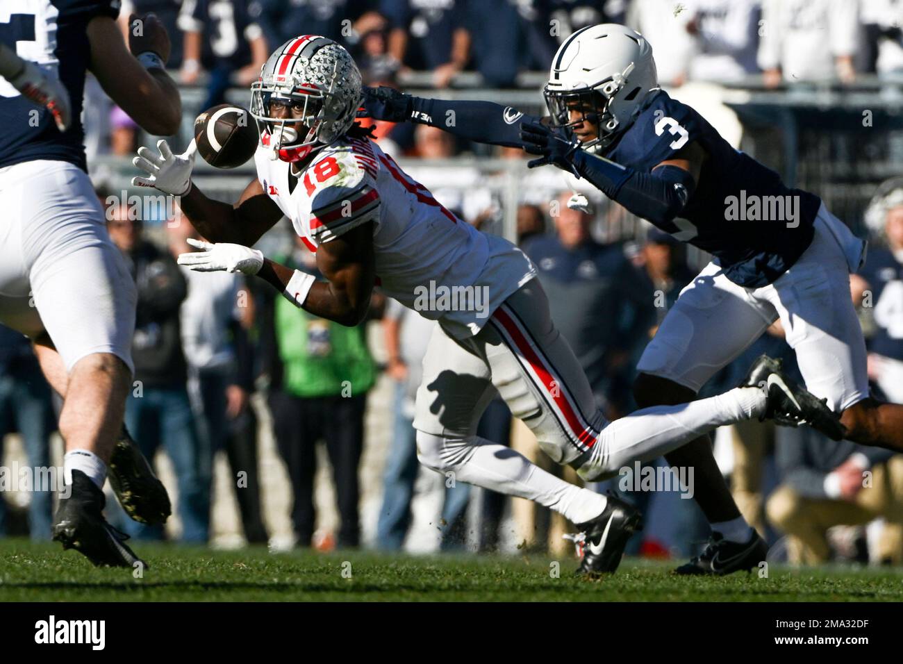 Ohio State wide receiver Marvin Harrison Jr. (18) makes a catch in ...