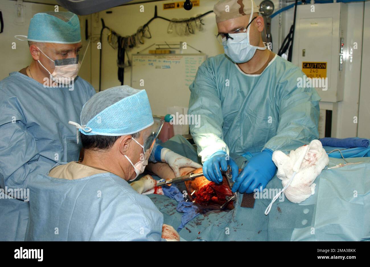 325th field surgical team hi-res stock photography and images - Alamy