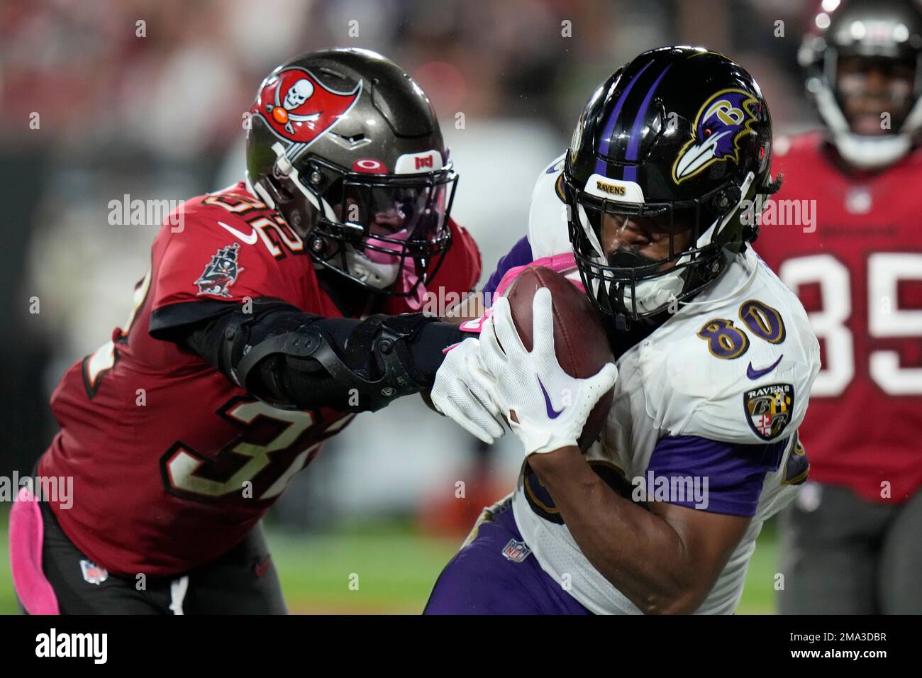 Baltimore Ravens tight end Isaiah Likely catches a touchdown pass as ...